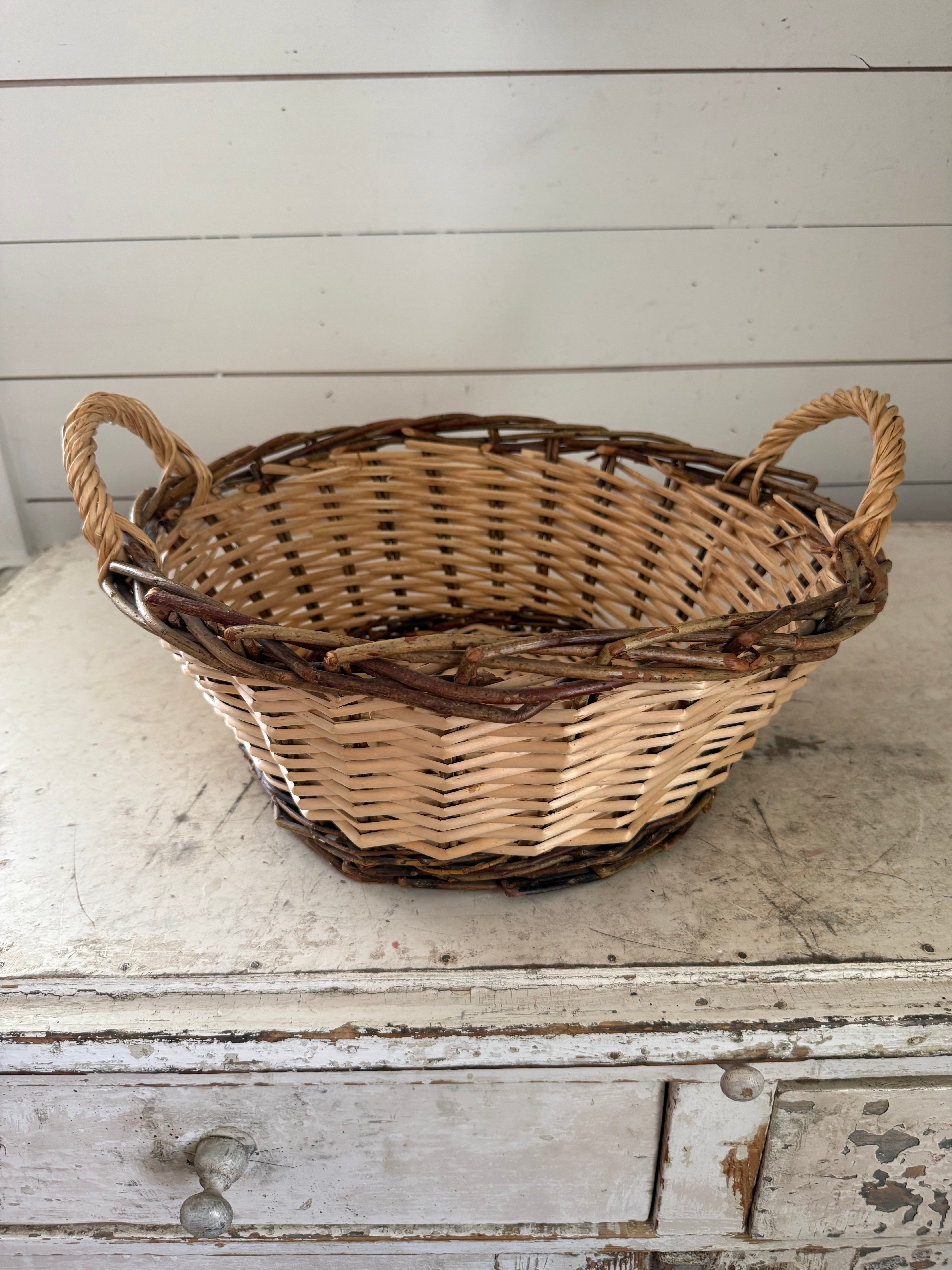 Two tone basket with handles – Jami Ray Vintage