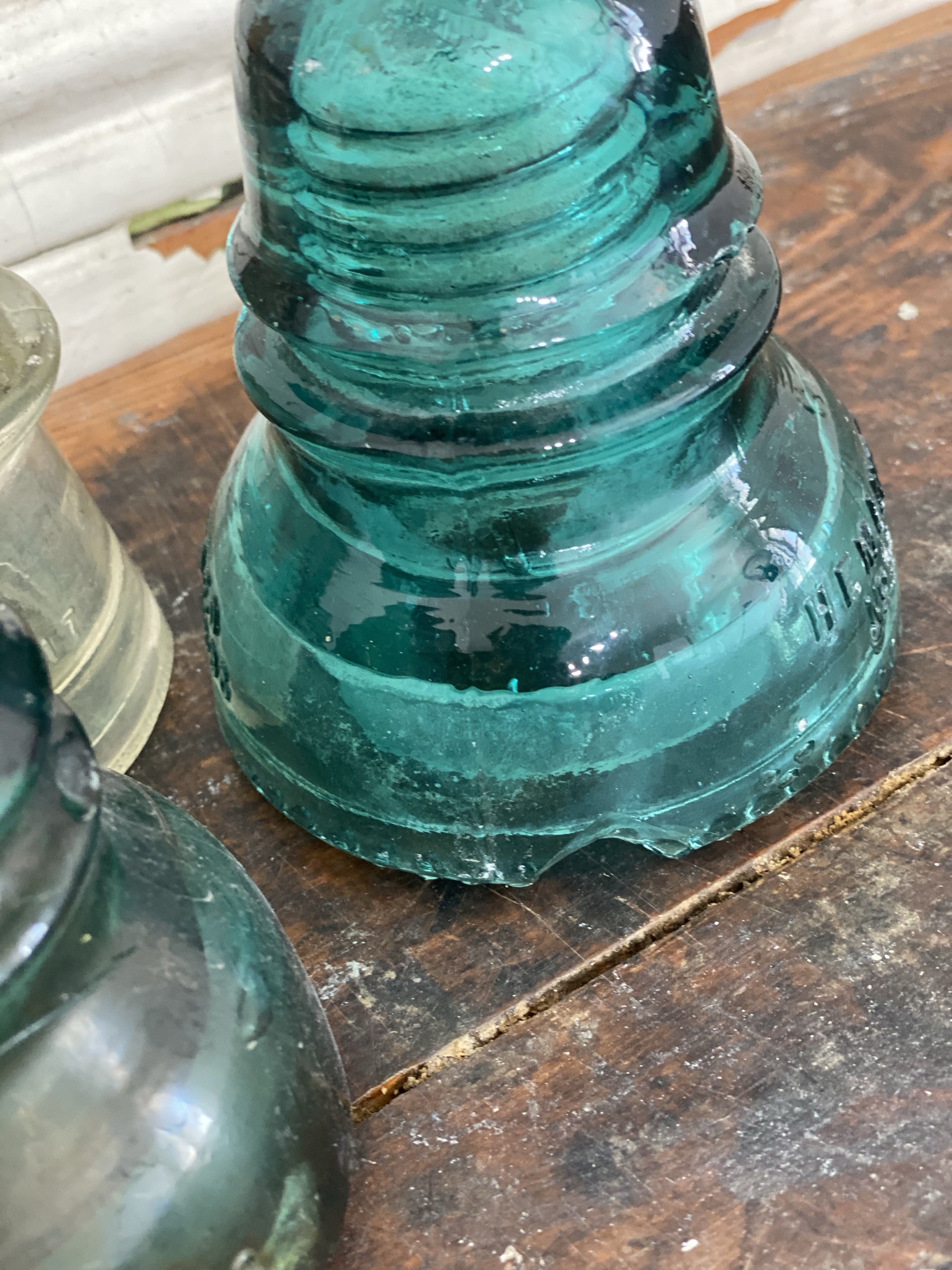 Glass Insulators – Jami Ray Vintage
